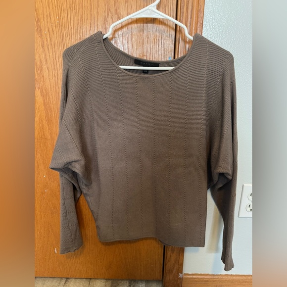 Cyrus | Sweaters | Cyrus Xs Tan Long Sleeve Sweater Some Knit Detail ...